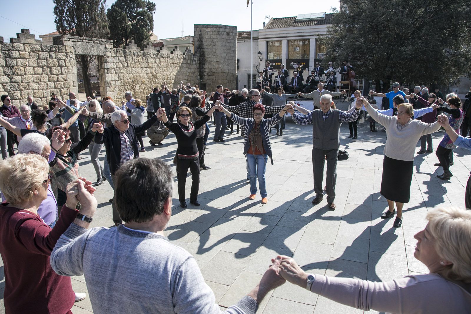 Les sardanes i Sant Jordi