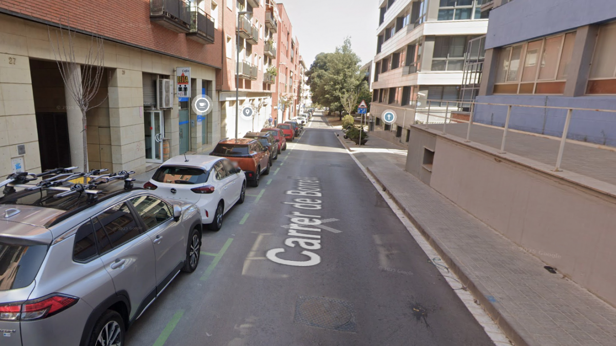 Crema un ascensor en un bloc de pisos a Sant Cugat